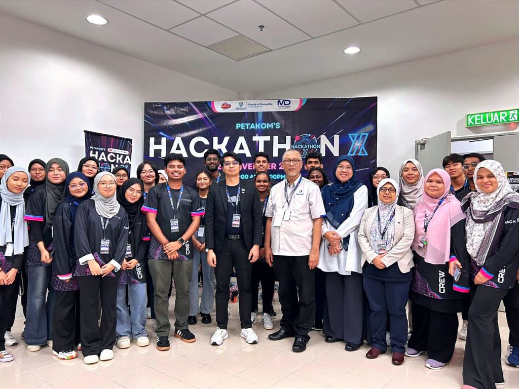 HackathonX 2024: An innovation platform by PETAKOM UMPSA | UMPSA News